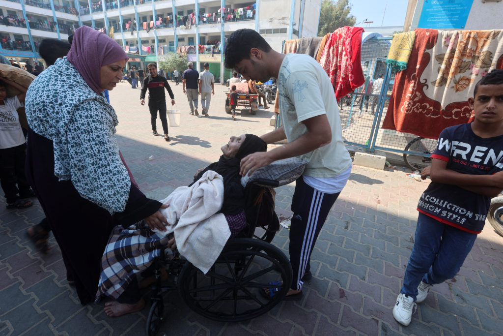 Un Shelters In Besieged Gaza Run Out Of Water As Israeli Ground