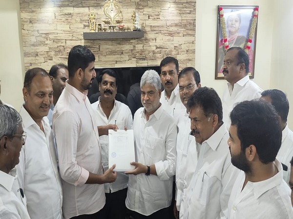 Telangana Brs Mlas Meet Speaker Seek Rebel Mla Danam Nagenders