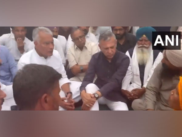 Punjab Bjp Chief Sunil Jakhar Meets Families Of Victims Of Sangrurs