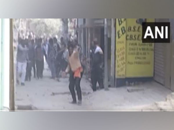 Bihar Local Body Polls Clash Broke Out Between Supporters Of Two