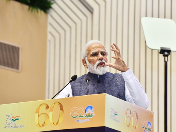 Pm Modi Lauds Nita Ambanis Efforts To Promote Indian Art Culture