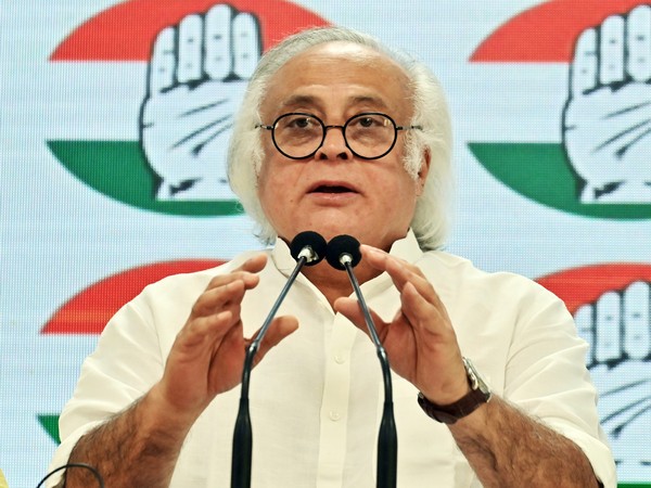 Jairam Ramesh Takes Dig At Pm Modis Us Visit Cites Nehrus Bust At