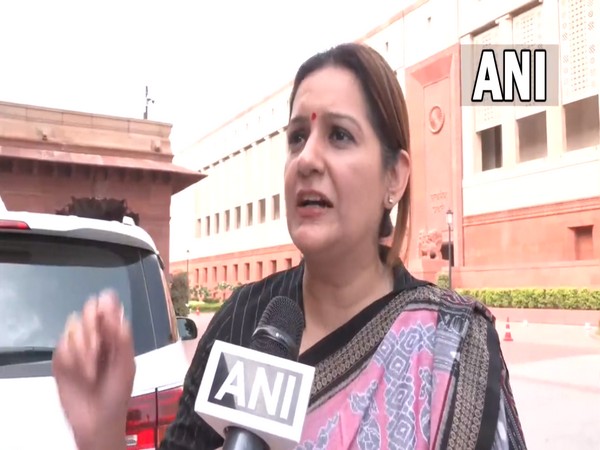 “just Because You Enjoy Majority” Priyanka Chaturvedi Slams Centre On