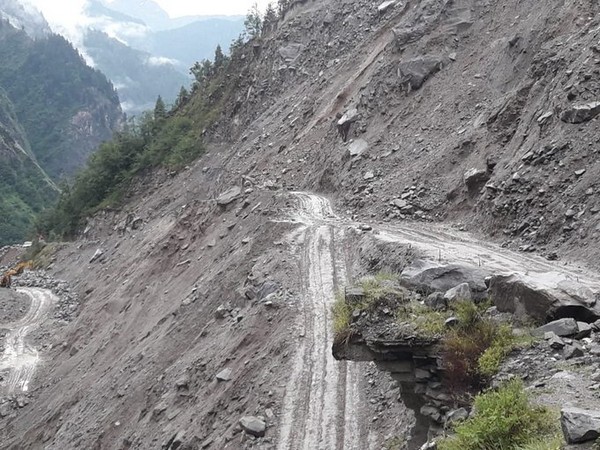 Uttarakhand Badrinath National Highway Blocked At Lambagad Due To