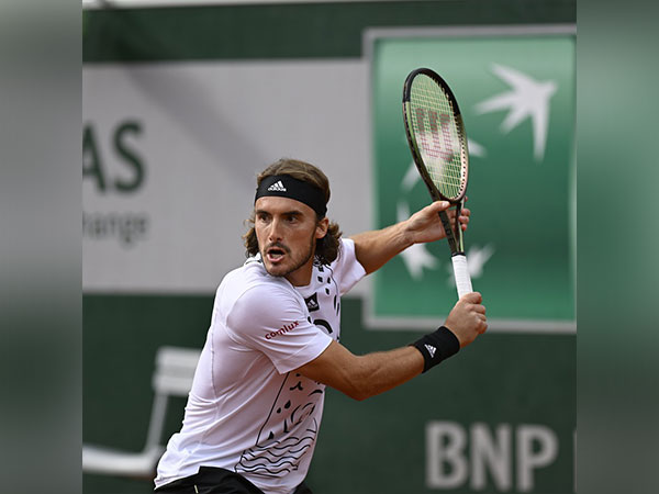 French Open Stefanos Tsitsipas Survives Zdenek Kolar Scare To Move Into R3