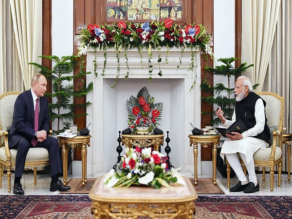 Pm Modi Holds Talks With Putin Reiterates Indias Long Standing