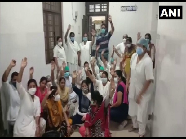 Nurses Protest After Doctor Allegedly Slaps Hospital Nurse In Ups