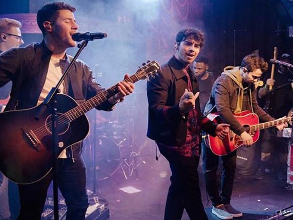 Jonas Brothers Documentary Chasing Happiness To Premiere On This Date