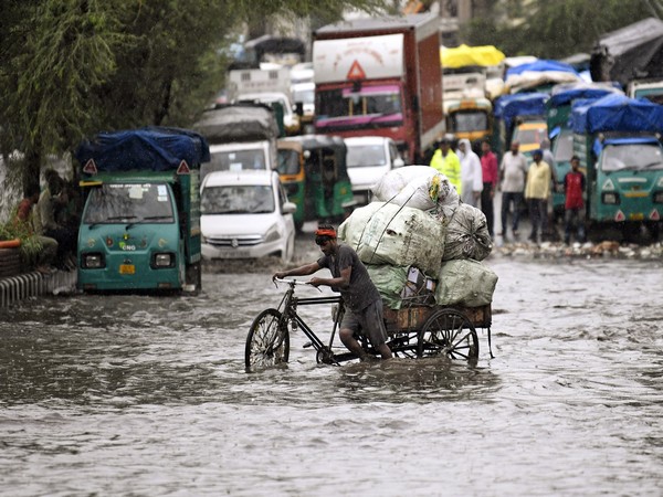 Heavy Rain Lashes Delhi Ncr Brings Respite From Sweltering Heat