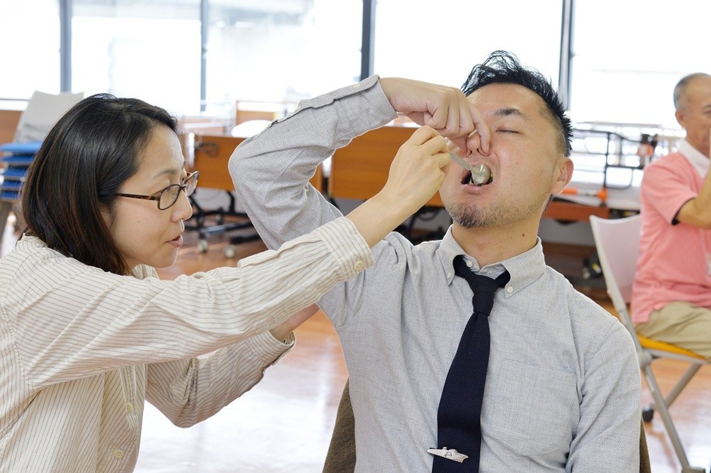 食事介助をされてみてわかったことー声がけの重要性と”楽しい食事”の条件｜tayorini By Lifull介護