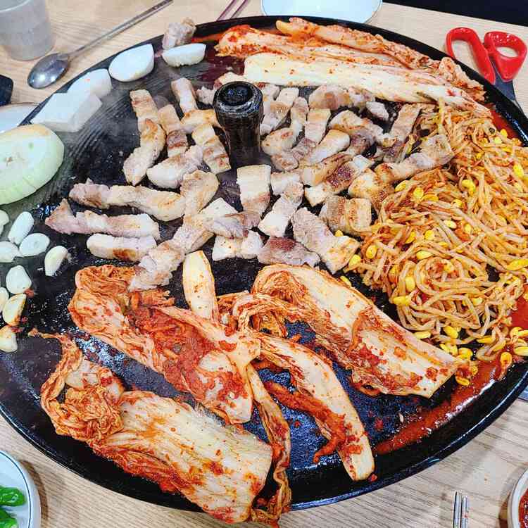 싹쓰리솥뚜껑김치삼겹살 고양점 고양 김치삼겹살 고기집 맛집 다이닝코드 빅데이터 맛집검색