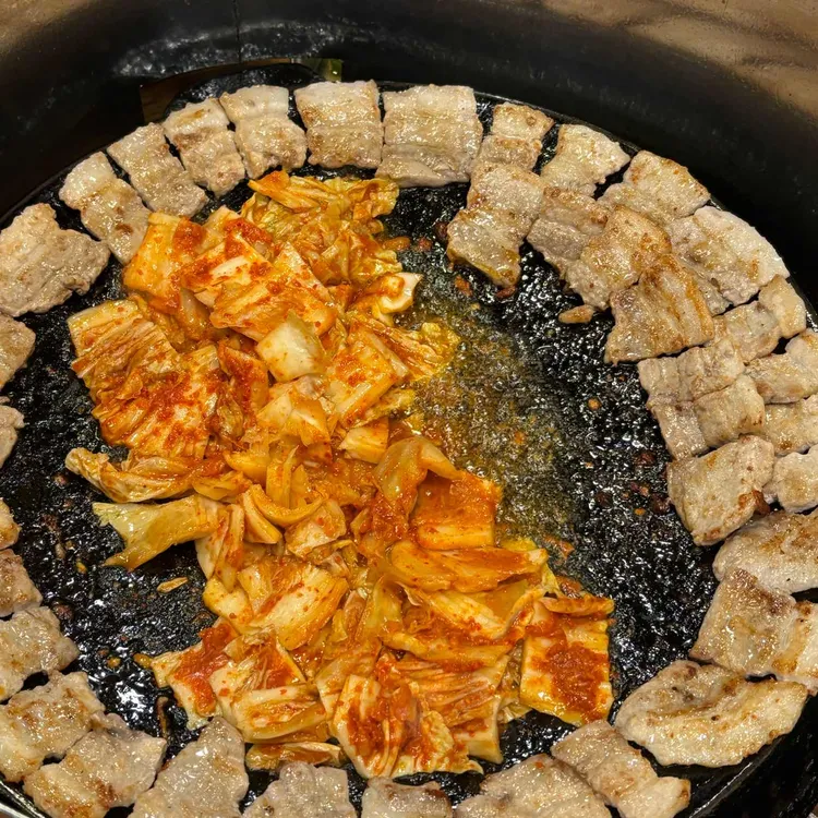 무쇠김치삼겹 대전봉명점 충남대 김치삼겹살 김치전골 맛집 다이닝코드 빅데이터 맛집검색