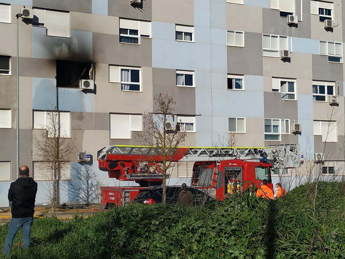 Un Incendio En Una Vivienda Deja Un Fallecido Y Dos Heridos Leves En