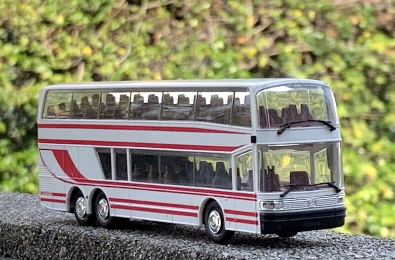 バスミニチュアカーコレクション No1284 Herpa 830 461 Kassbohrer Setra S 228 Dt