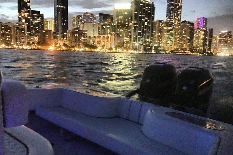 Rent A Yacht For A Week In Miami Fl Sailo Weekly Boat Rentals