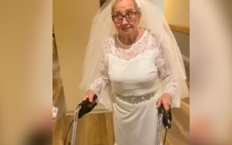 Mujer De 77 Años Se Casó Consigo Misma Tras 40 Años De Soltería