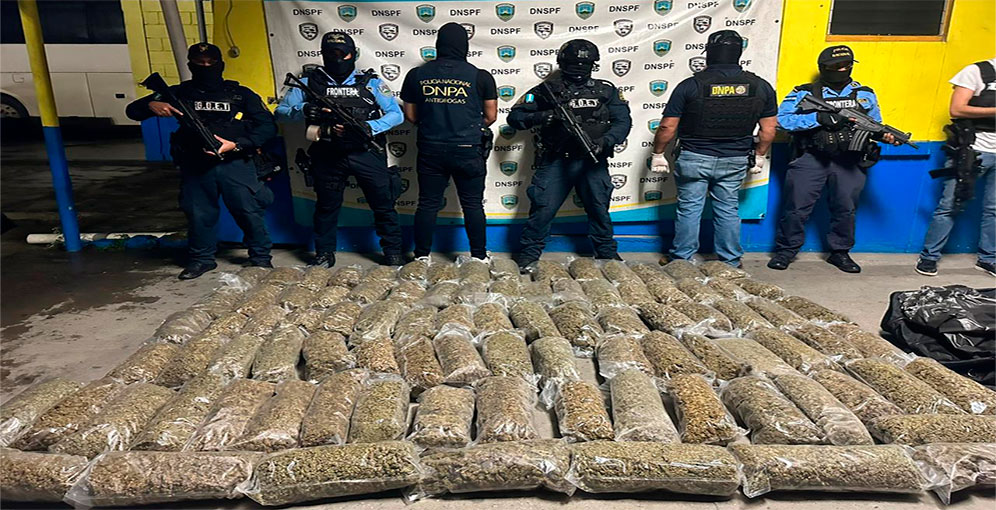 Arrestan A Mexicano Que Transportaba Más De 200 Libras De Marihuana En