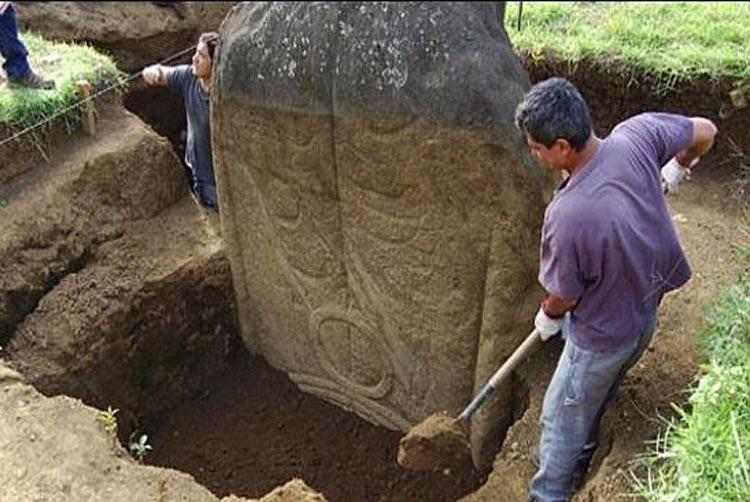 Archaeologists Discover Easter Island Statues Have Bodies Covered In