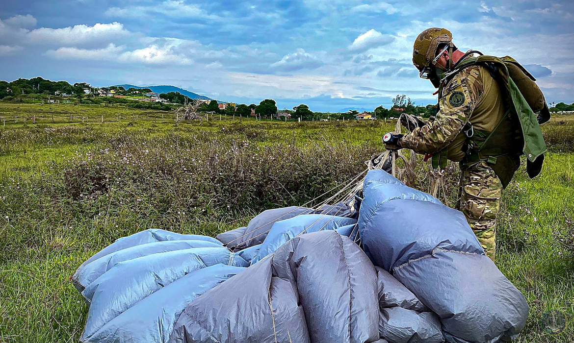 Tropas De Operações Especiais Das Forças Armadas Realizam Exercício