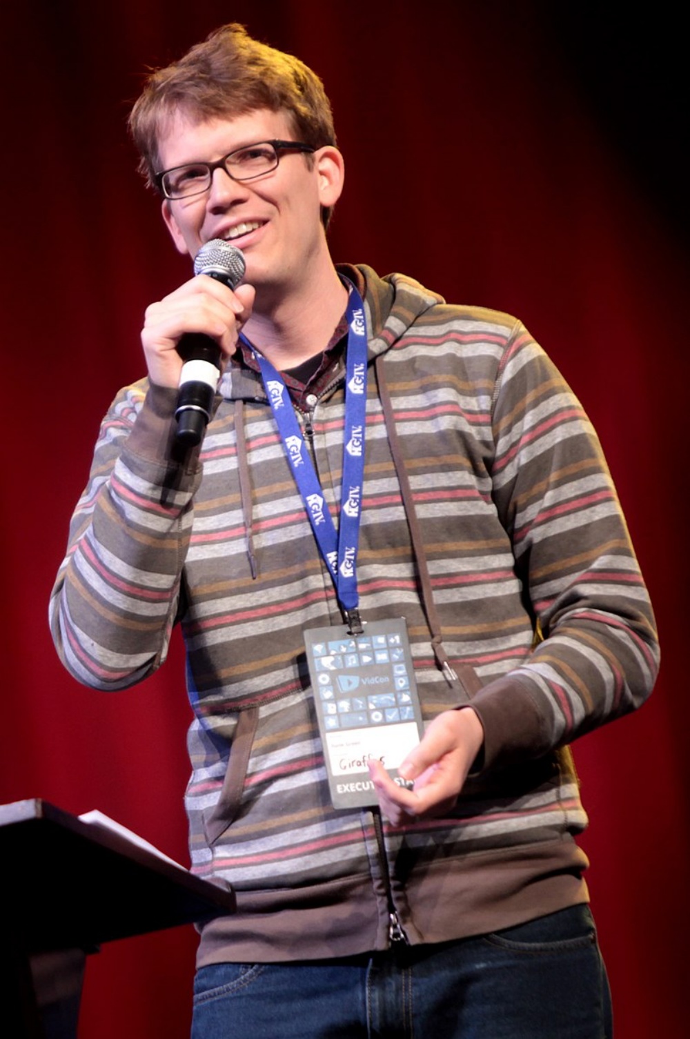 Hank Green Beloved Science Vlogger And Author Has Been Diagnosed With