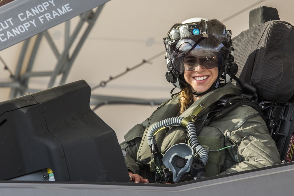 Dvids Images First Female F 35b Pilot Image 9 Of 10