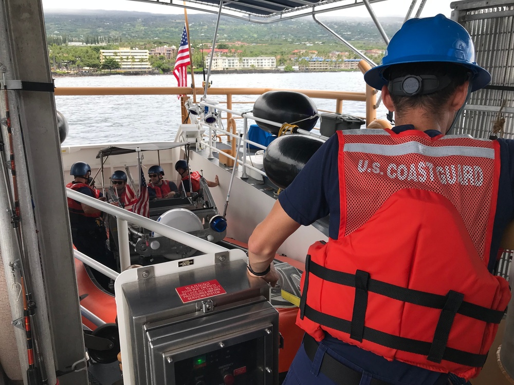 Dvids Images Coast Guard Fast Response Cutter William Hart Crew