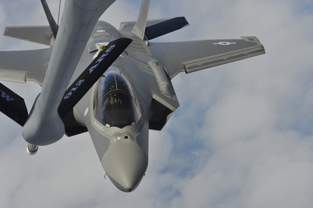 Dvids Images Aerial Refueling Of F 35 Lightning Ii Joint Strike