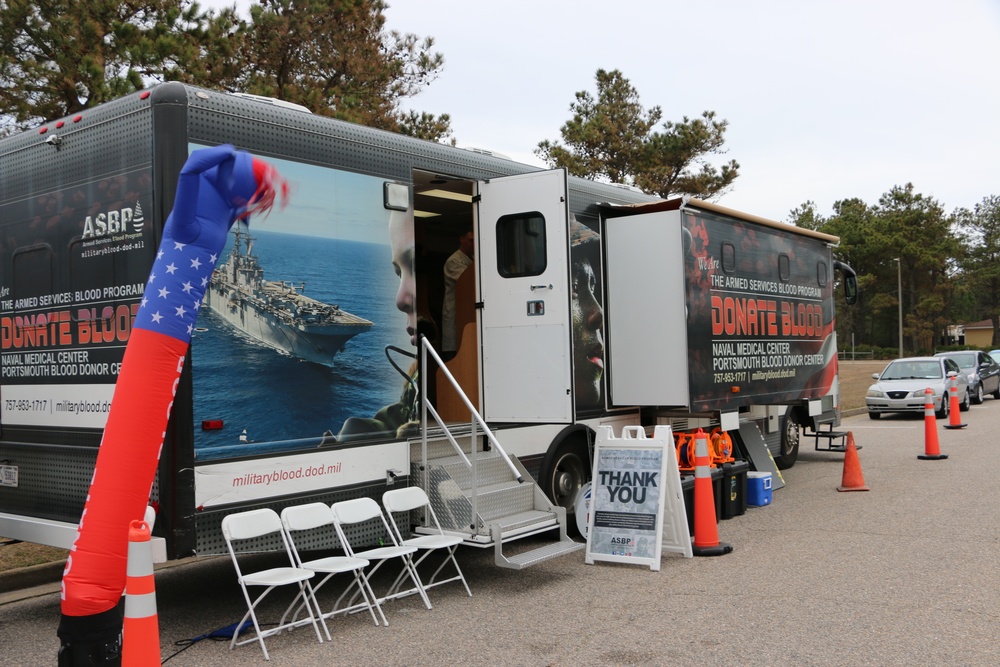 Dvids News Iwtc Virginia Beach Sailors Donate Blood To Save Lives