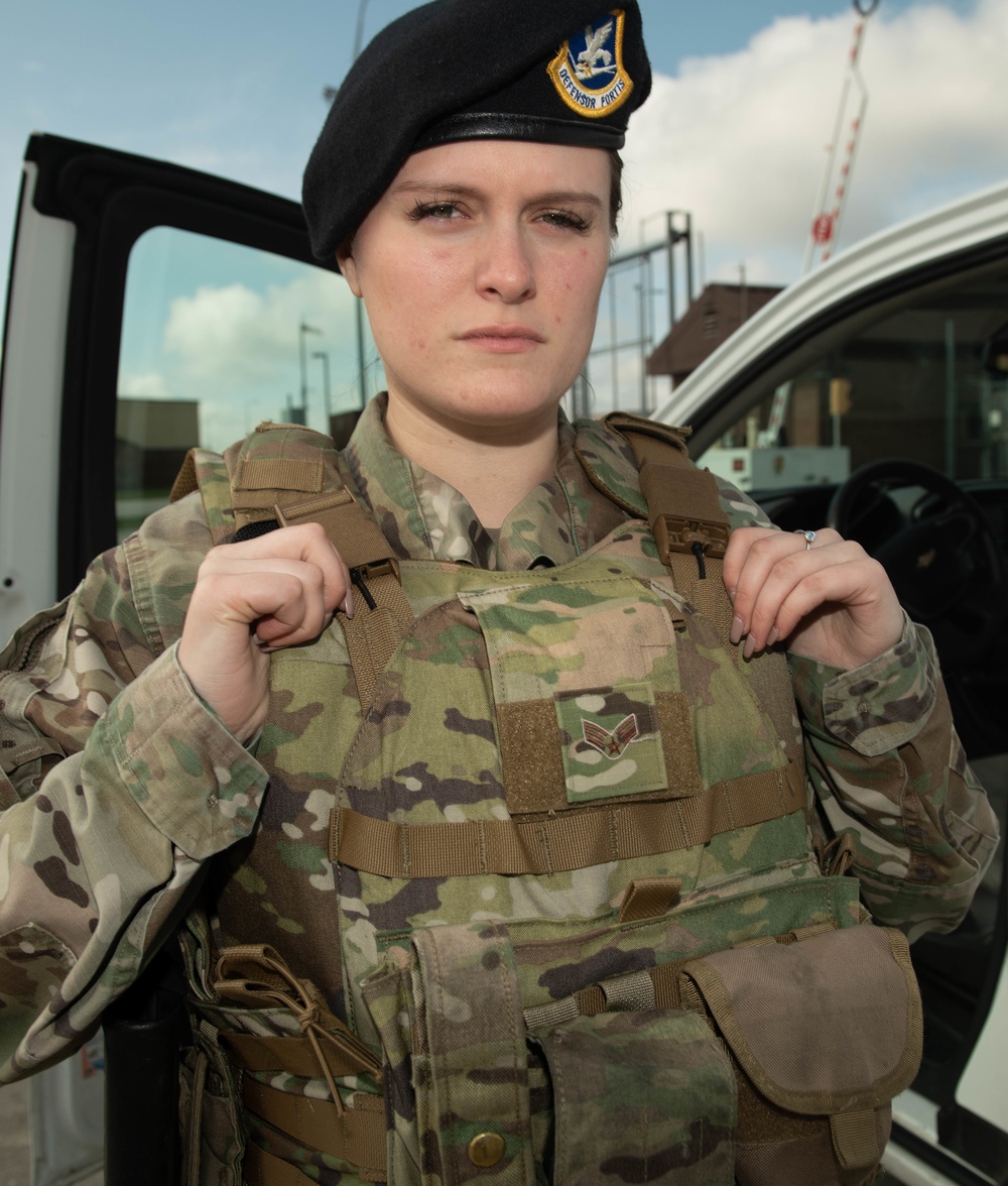 Dvids News Female Defenders Test New Improved Body Armor