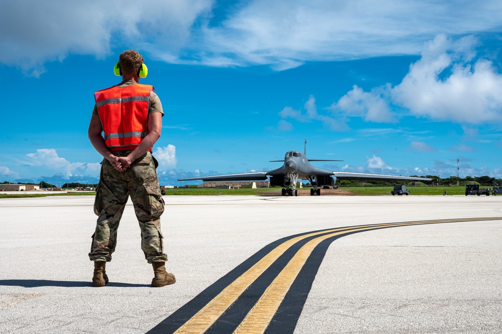 Dvids Images B 1b Lancers Take Off From Andersen Air Force Base