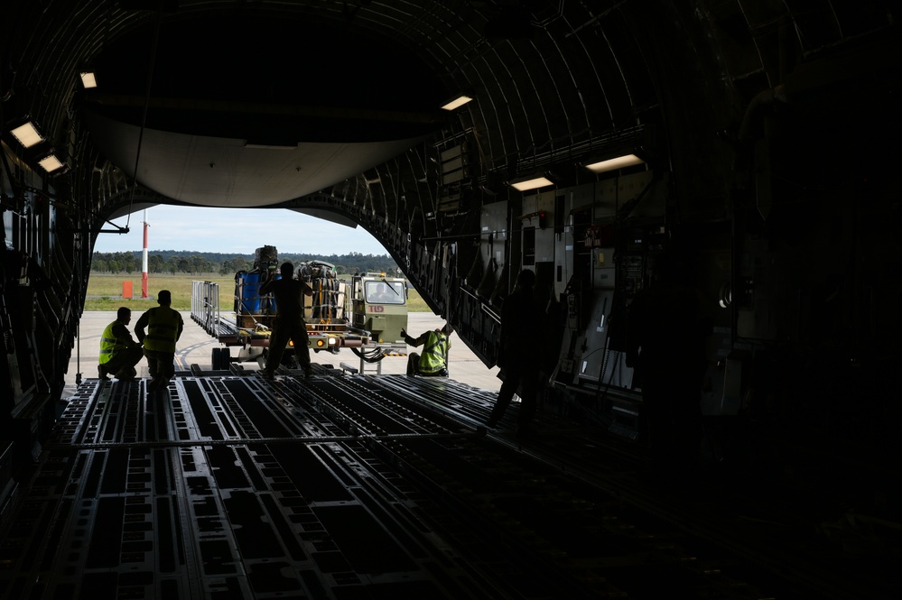 Dvids Images Usaf Raaf Deliver Cargo During Bilateral Exercise