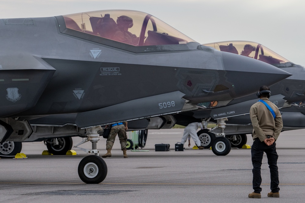 Dvids Images Macdill Welcomes F 35 Fighters From Eglin Image 7 Of 11