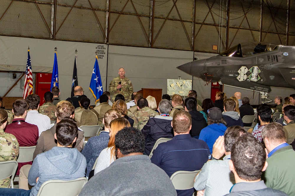 Dvids Images F 35 Lighting Ii Program Director Visits Edwards Air