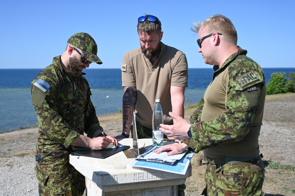 Dvids Images Maryland A 10s And Estonian Jtacs Train Together