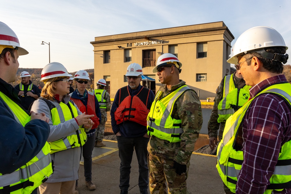 Dvids Images Engineer Commander For Great Lakes And Ohio River