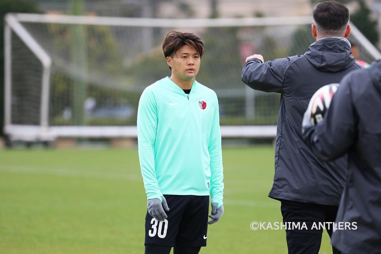 【鹿島】30日の磐田戦でもホームで勝利を狙う名古新太郎。「まずは自分たちのやりたいことにフォーカスしながら」 サッカーマガジンweb