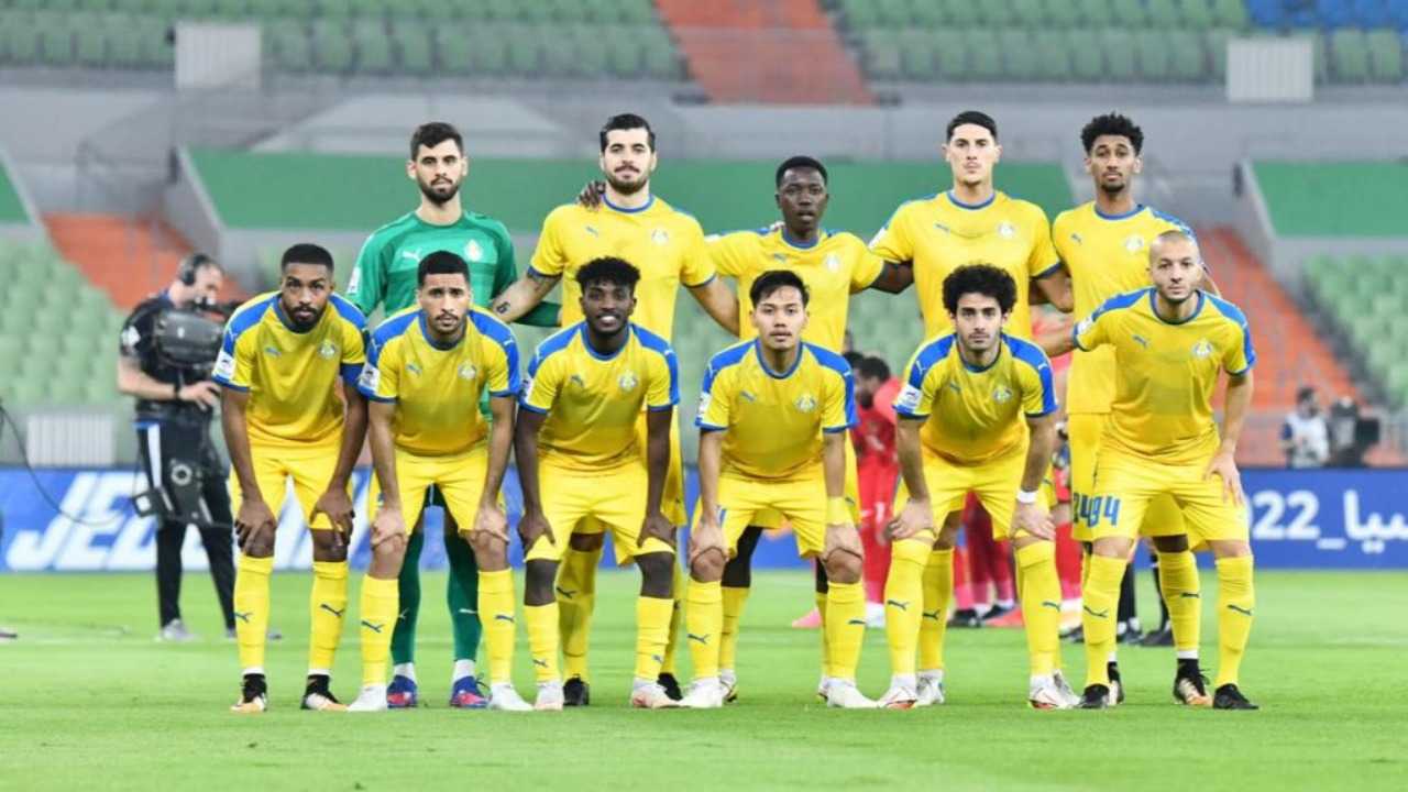 الدوري القطري لكرة القدم الغرافة يواجه أم صلال ساعياً للانفراد