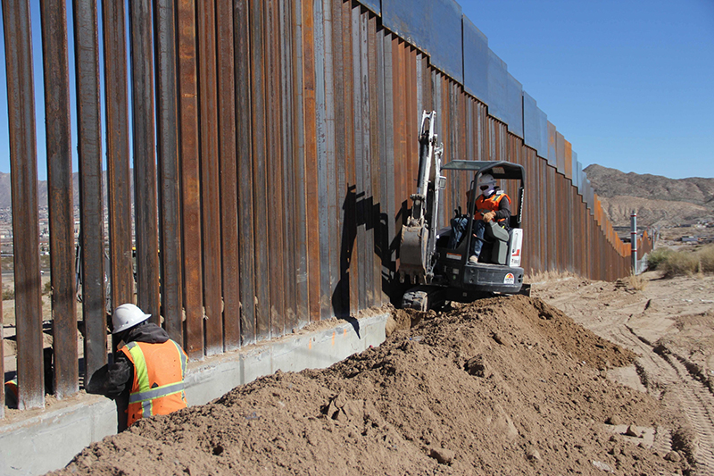 【電子版】メキシコ国境に壁建設、トランプ氏が大統領令に署名 政治・経済 ニュース 日刊工業新聞 電子版