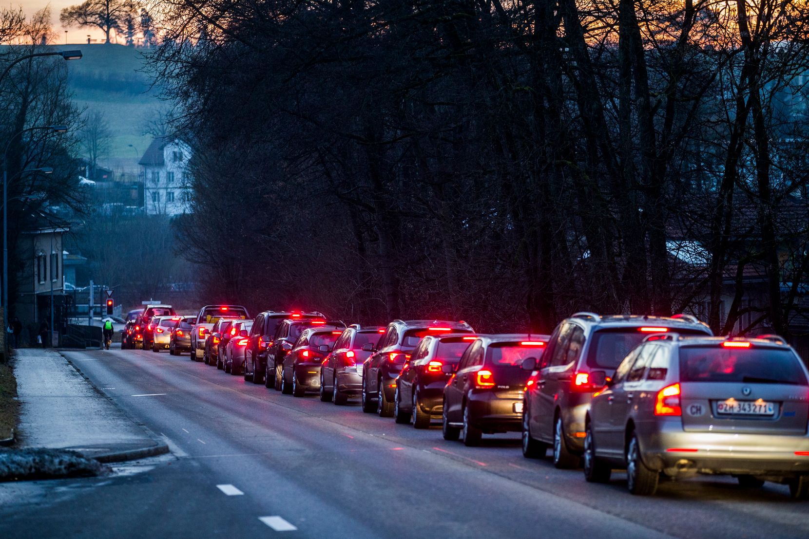 Drei Autos Krachten Auf Der A15 Ineinander Züriost