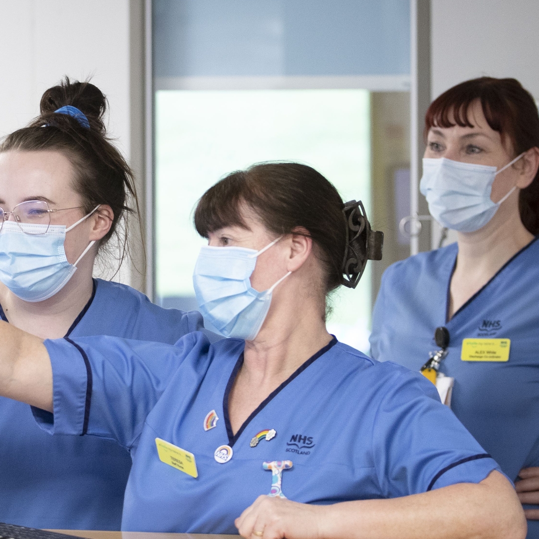 Uk Nurses To Stage Walkout Over Pay Row