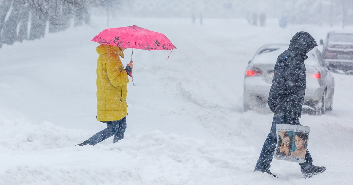 Kraftiga Vindar Och Snöfall Orange Varning För Trafikstörningar Och