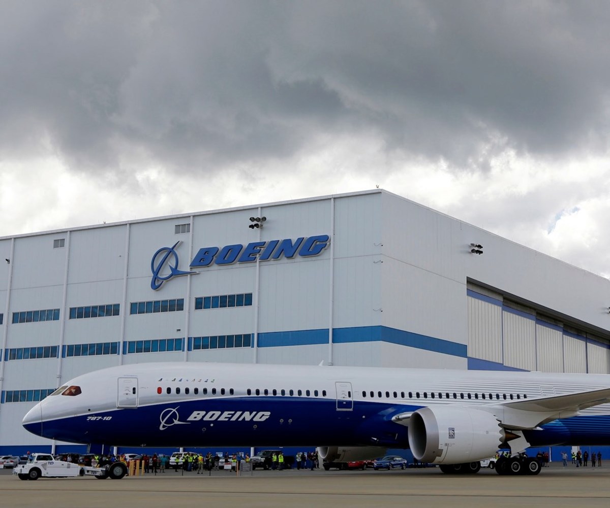 Boeing Suspends 787 Plant Operations Due To Hurricane Florence