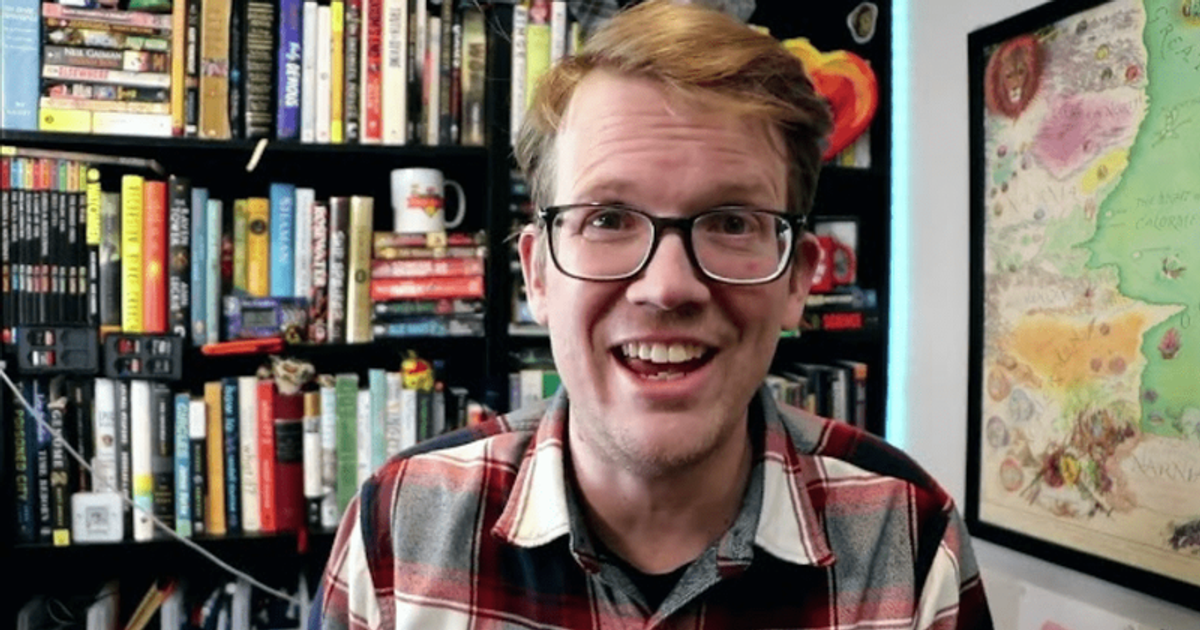 Hank Green A Look At Successful Youtubers Social Media Journey Meaww