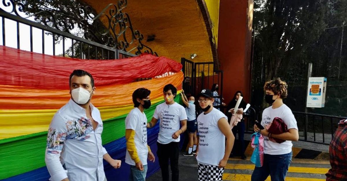 Six Flags Se Disculpa Por Gesto De Discriminación