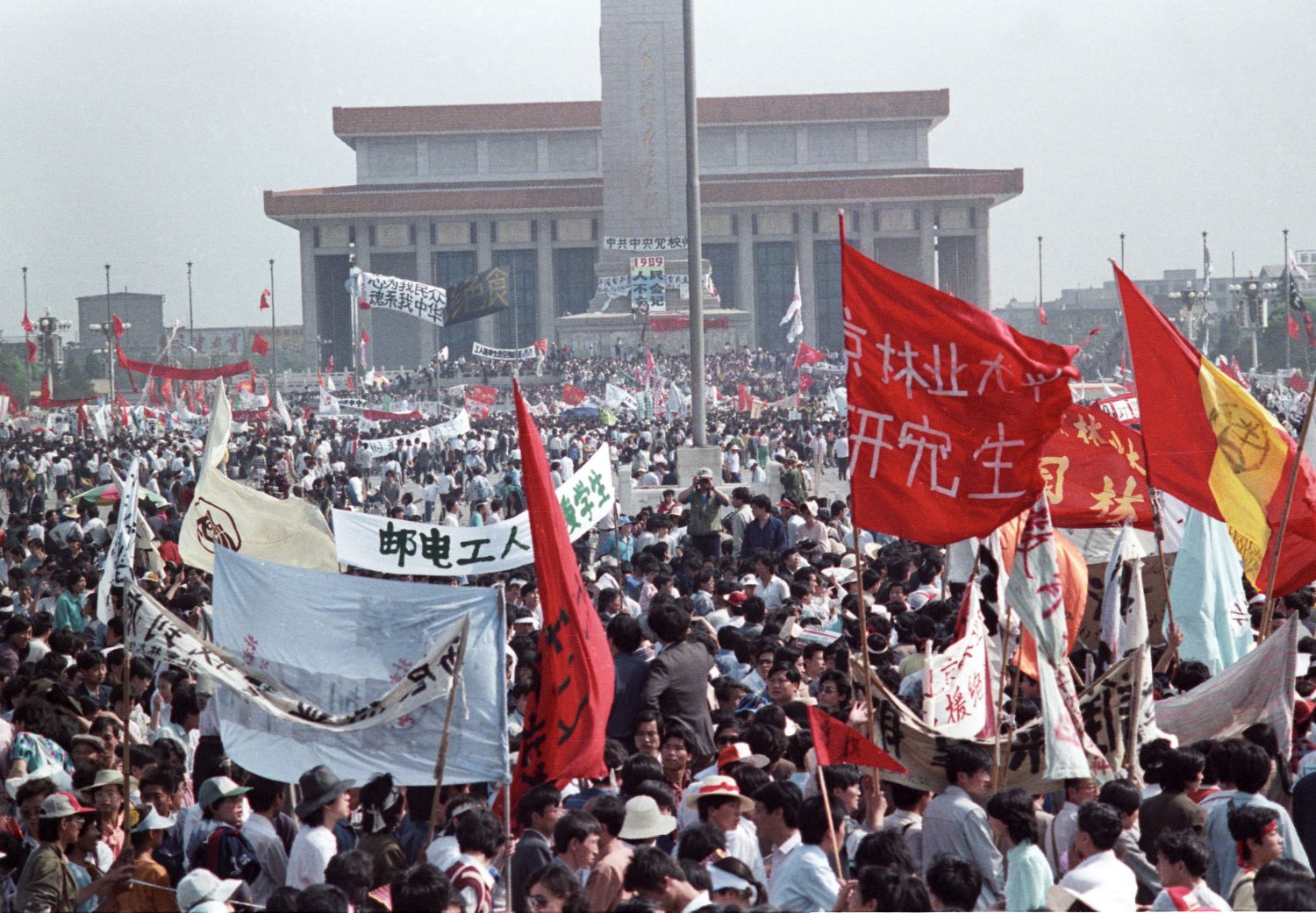 Timeline From Reform Hopes To Brutal Crackdown Chinas Tiananmen