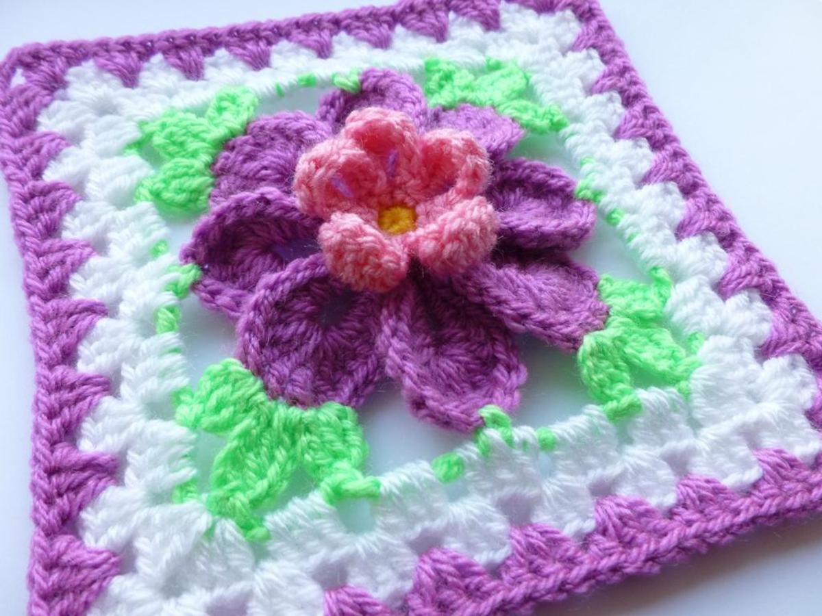 Floral Gtranny Square Crochet Pattern Dainty Daisy Granny Square