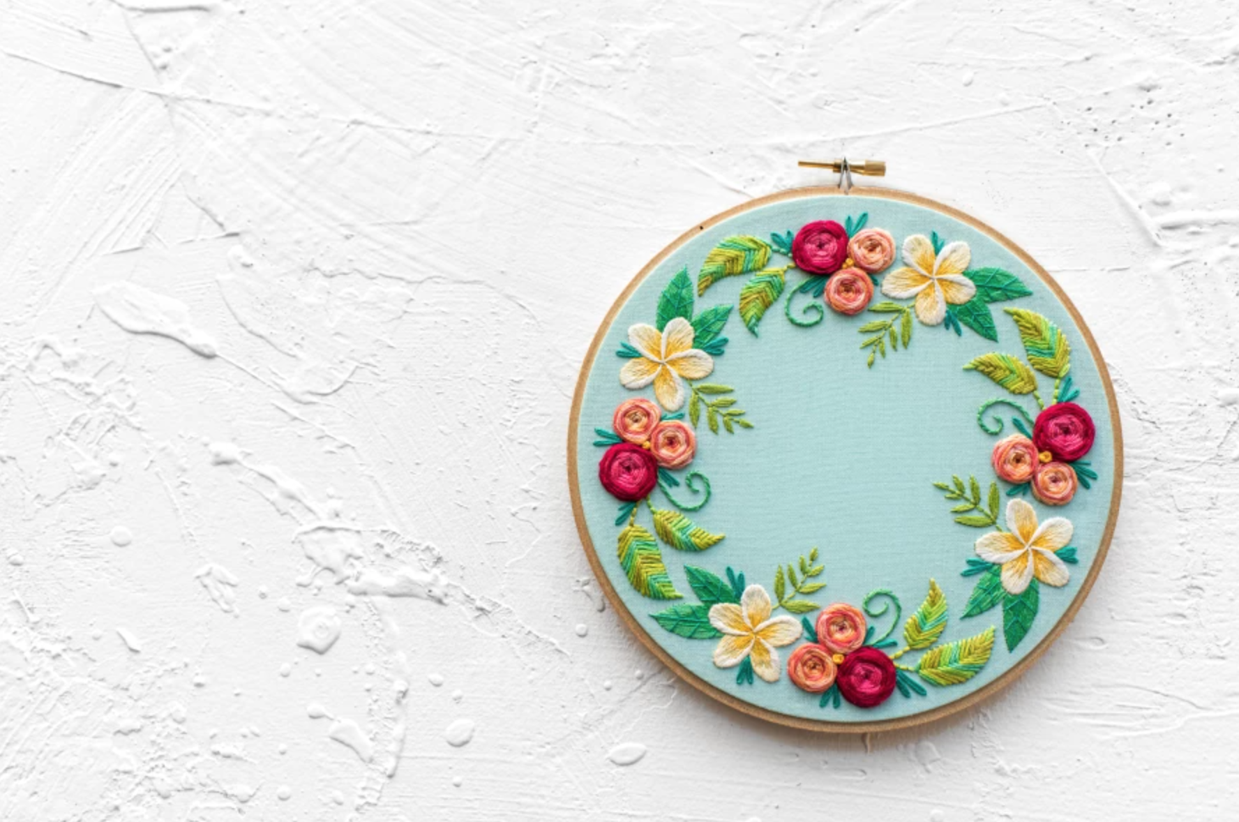 20 Crafts With Embroidery Hoops Keffkavanna