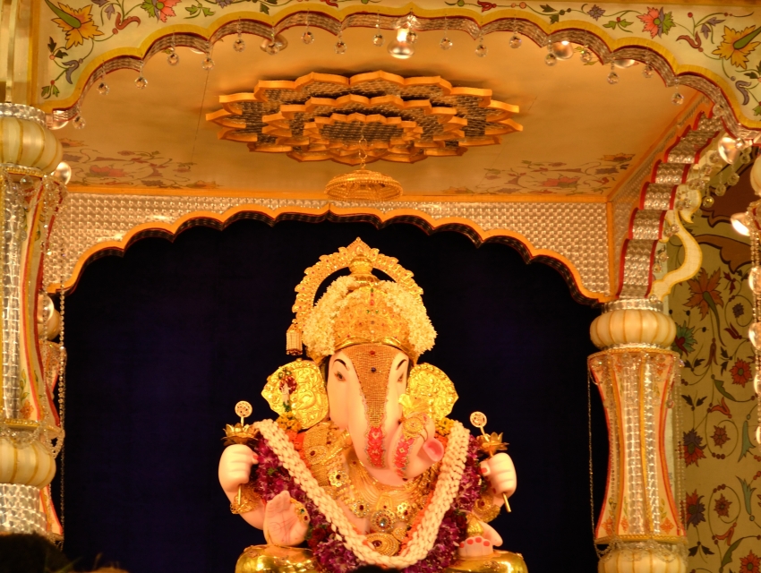 Dagadusheth Halwai Ganapati Temple Pune Cityseeker