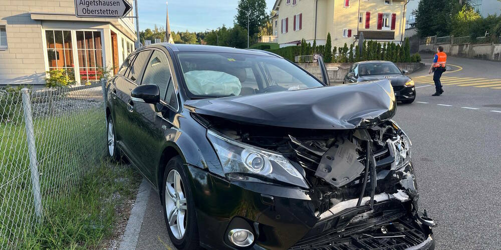 Henau Frontalkollision Zwischen Zwei Autos Polizeinews