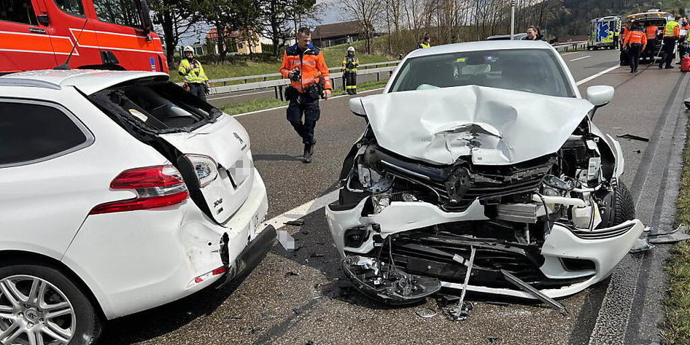 Zehn Verletzte Bei Massenkarambolage Auf A1 Schweizausland